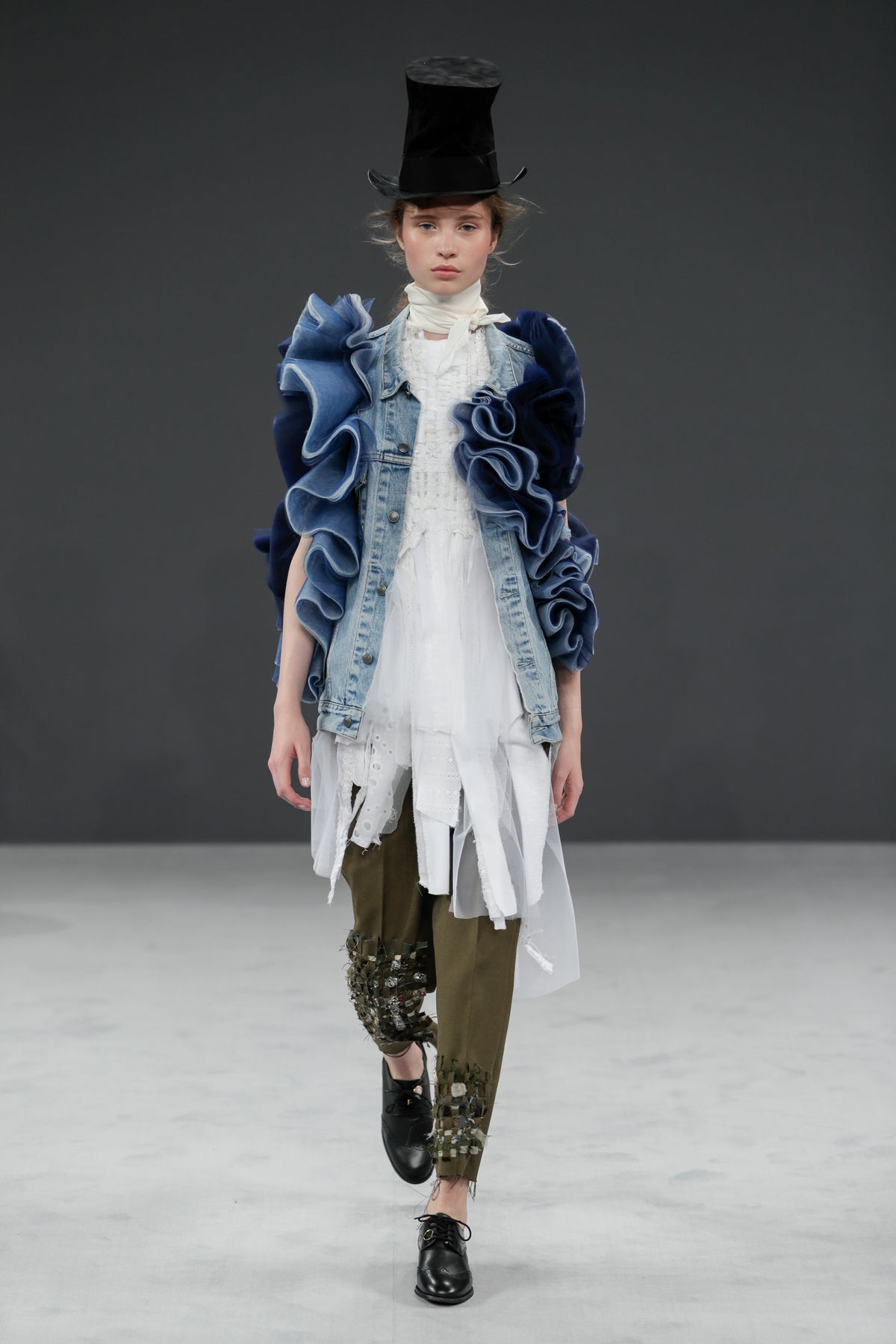 Haute Couture Lookbook AW16 | Viktor&Rolf