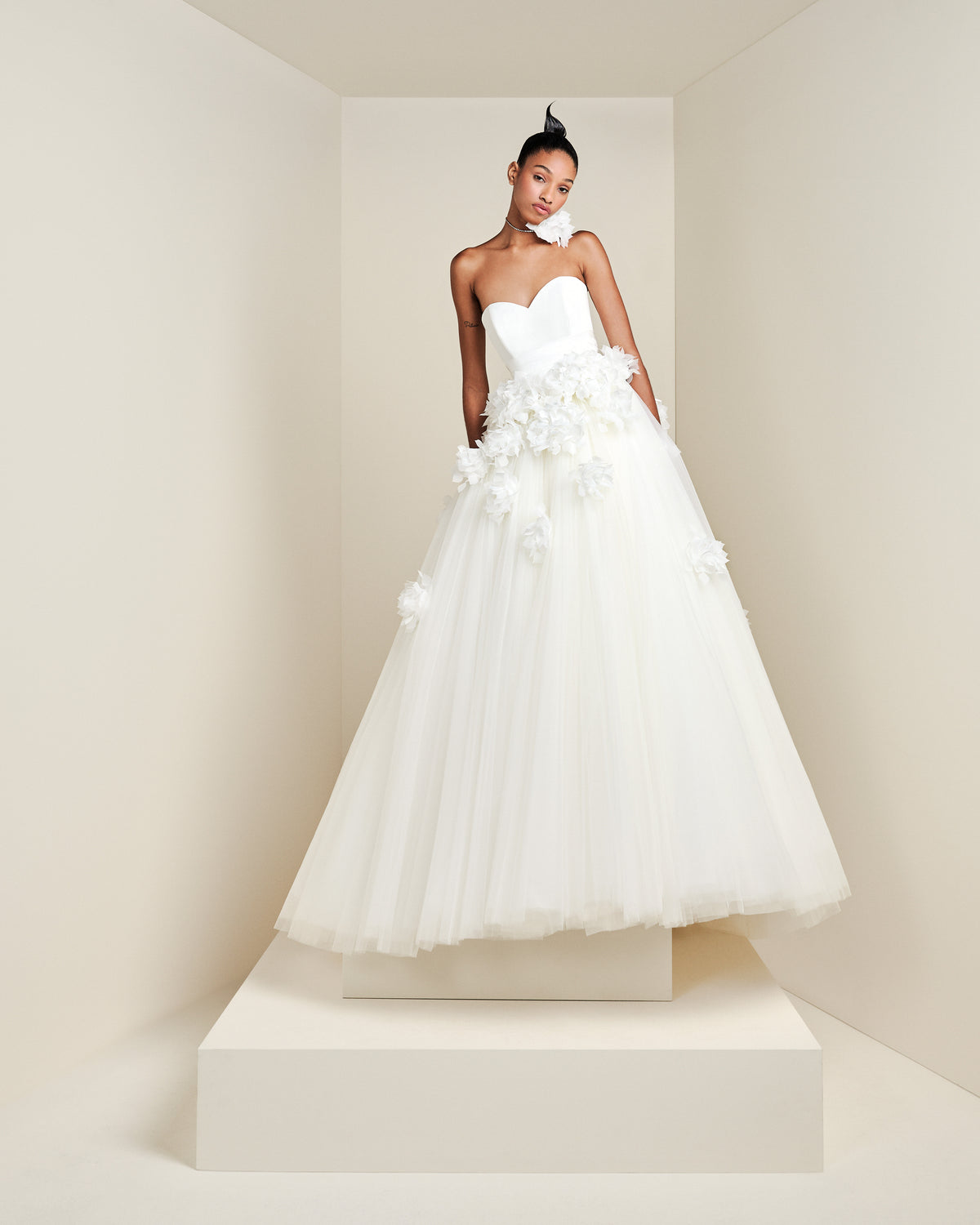 MARIAGE LOOKBOOK SS25 – Viktor&Rolf